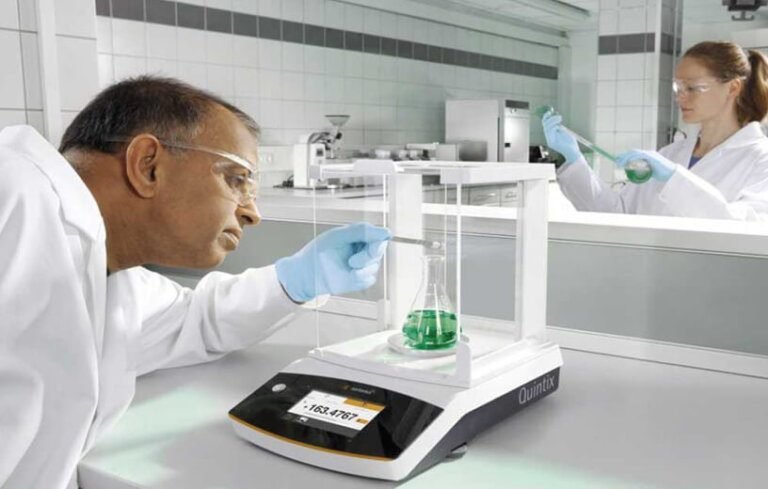 The Ultimate Guide to Choosing the Perfect Laboratory Balance | Labtex ...
